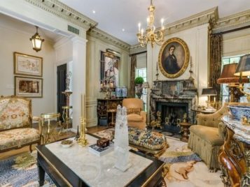 Designer Barry Williams' Home Looks Like a Million Plus Property... but ...