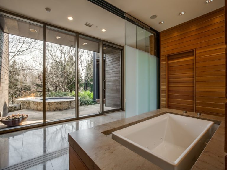 The Glen Abbey Glass House is a Dallas Architectural Icon - CandysDirt.com
