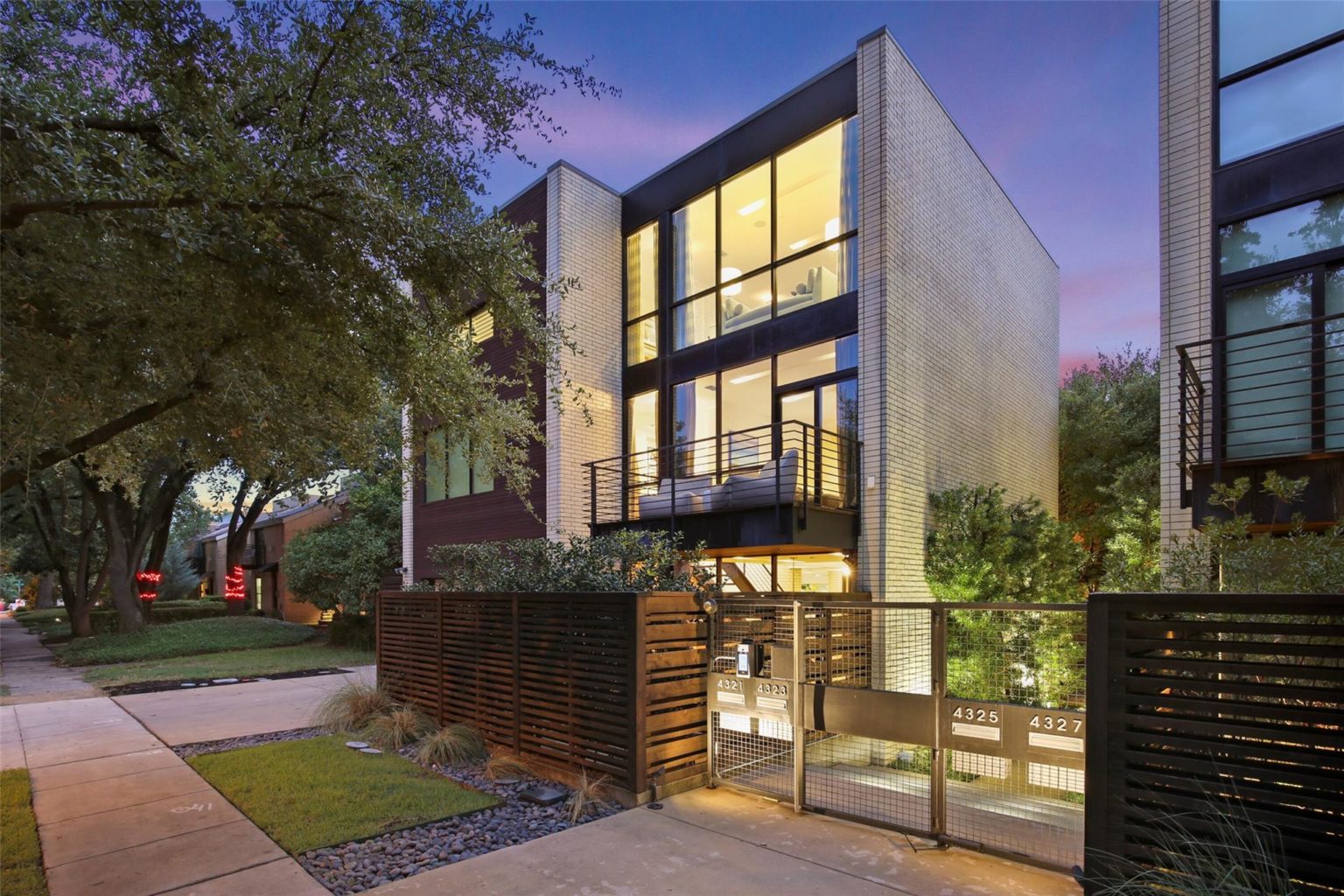 Home Builder John Sebastian's Knox Crib Hits Market With Celeb History ...