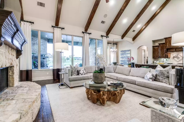 Say Goodbye to City Life With This Luxury Lucas Estate - CandysDirt.com