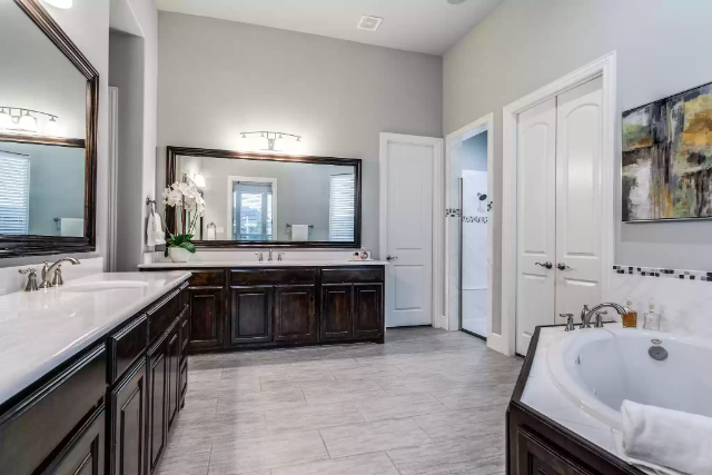Say Goodbye to City Life With This Luxury Lucas Estate - CandysDirt.com