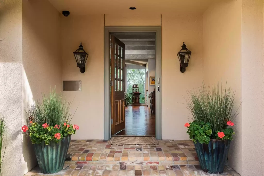 Robbie Briggs Selling Historical Home Once Part of Original Bluffview ...