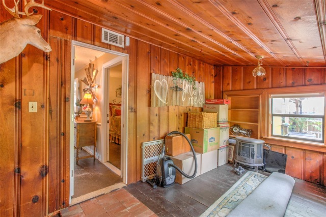 Write Your Own Romantic Comedy With This Live-Work Property in Downtown ...