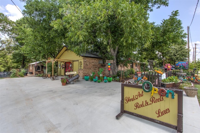 Write Your Own Romantic Comedy With This Live-Work Property in Downtown ...