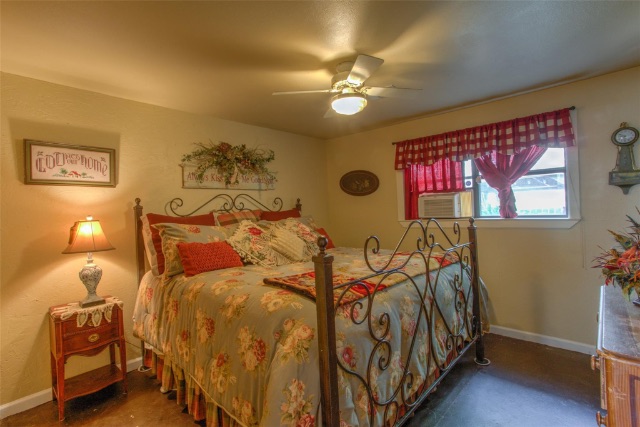 Write Your Own Romantic Comedy With This Live-Work Property in Downtown ...