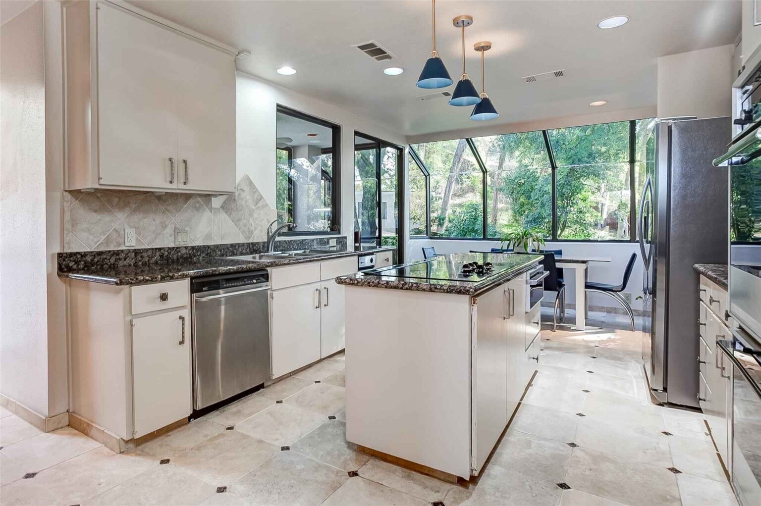 Westcliff Modern Designed by Robert L. Wright is a Mystery