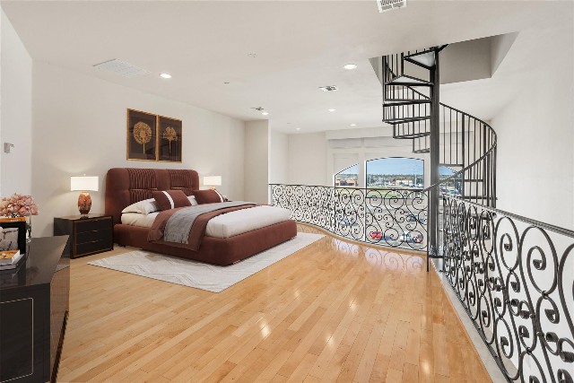 This Condo Offers a Front-Row View of Downtown Fort Worth From Its ...