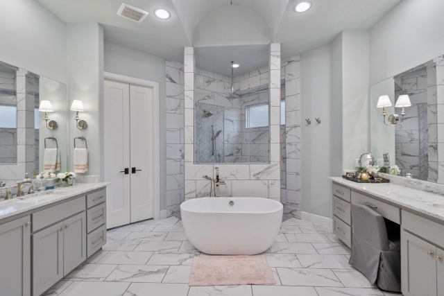 You Could Become a Lake Person in This Lake Ray Hubbard Luxury ...