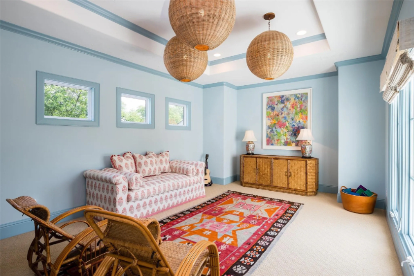 Artist Carly Allen-Martin's Lakewood Home Is Like Santa Barbara Meets ...