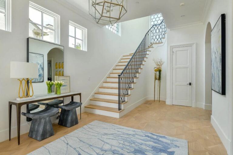Designer Traci Connell Took This Modern Mediterranean to a New Level of ...