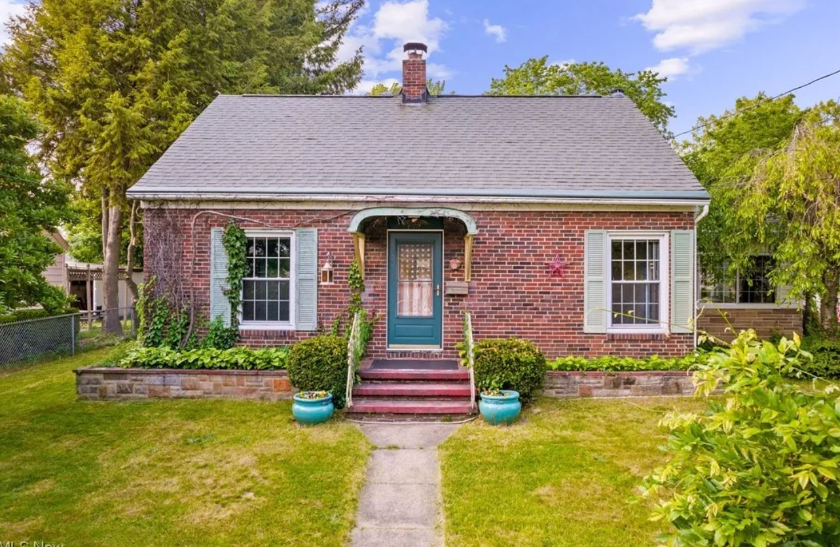 For One Ohio Real Estate Agent, This Renaissance-Inspired Cottage ...