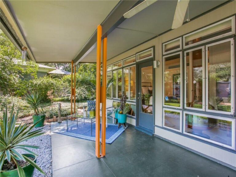 An American Classic: The Magical Midcentury Modern Homes of The Disney ...