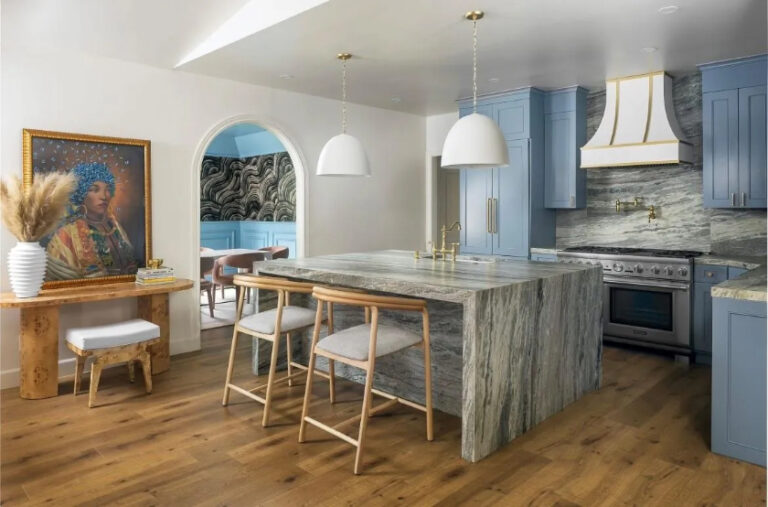 Courtney Michalek And Daniel Arenas Rethink The 1960s Ranch With This ...