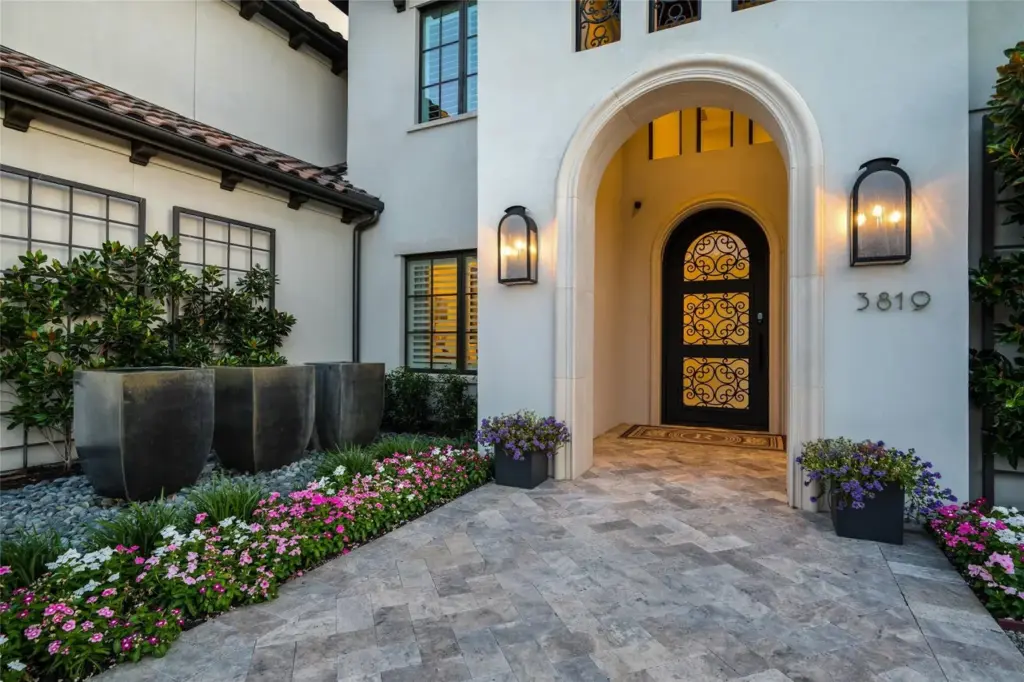 Modern Mediterranean in Newman Village is at Center of Frisco’s ...