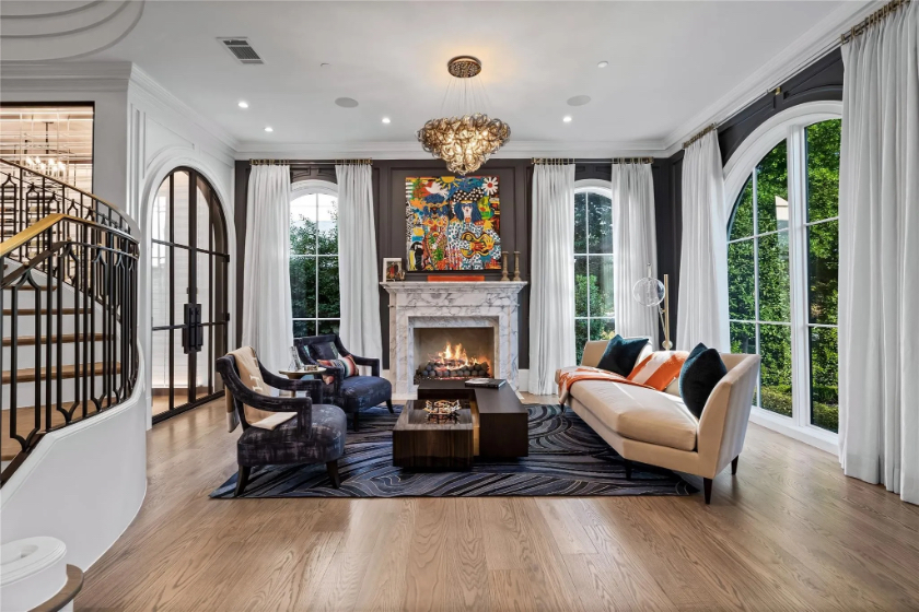 This is The New French Eclectic Home Everyone Wants Right Now ...