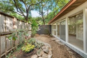 What Does This Original Midcentury Modern Ranch Have in Common With The ...
