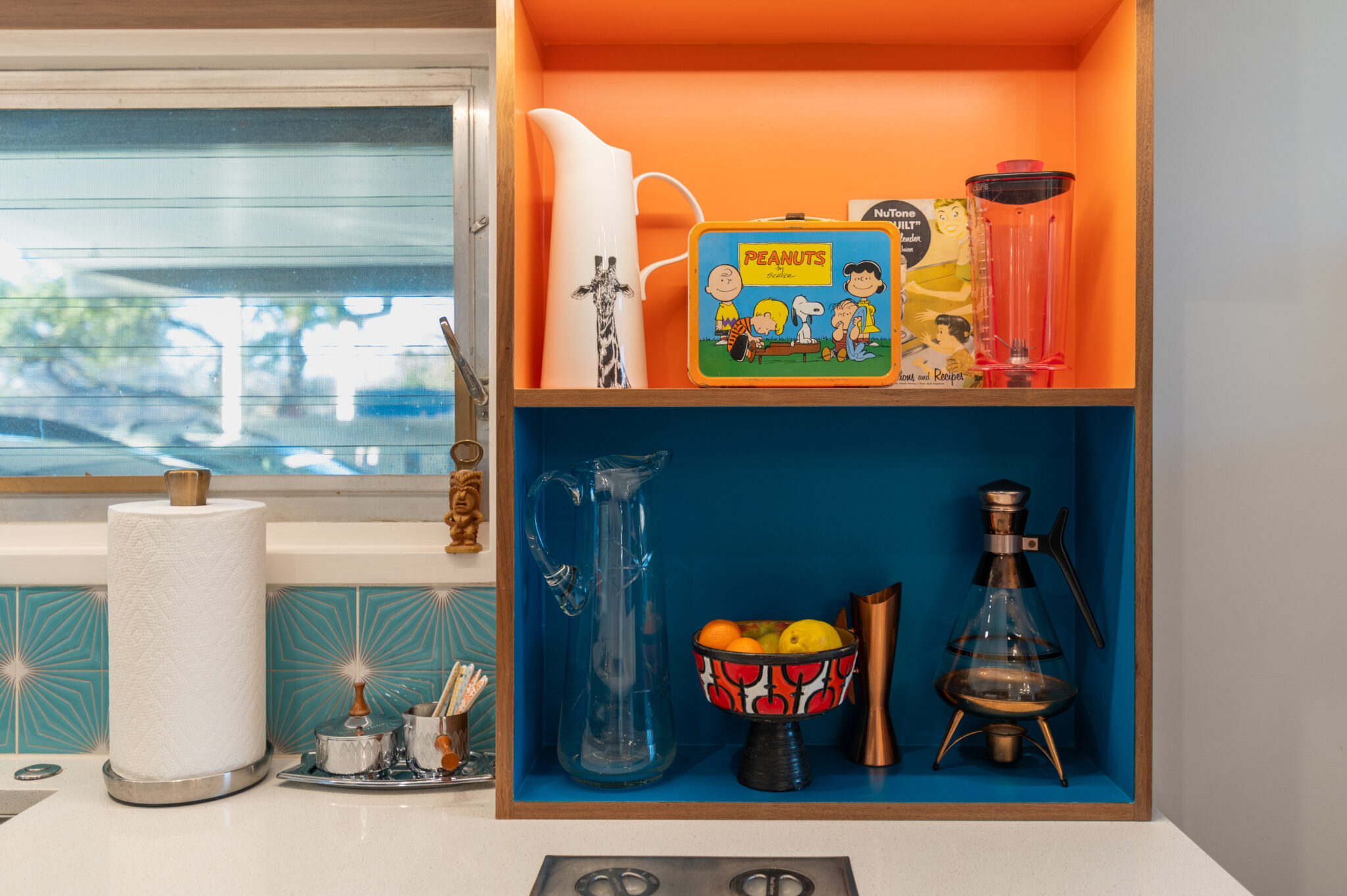 Midcentury Modern With Jukebox and Snoopy Catches the White Rock Home ...