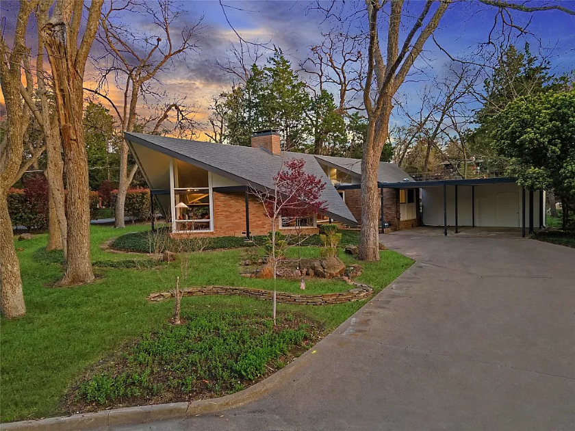 Architect John Barthel's Iconic Midcentury Modern in Sylvania Dells is ...