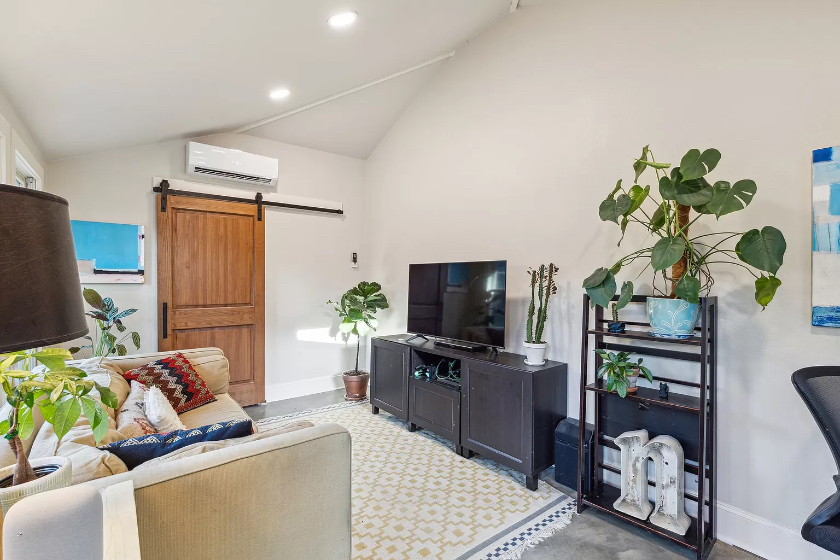 Bart Thrasher Lists a Charming Winnetka Heights Craftsman - CandysDirt.com