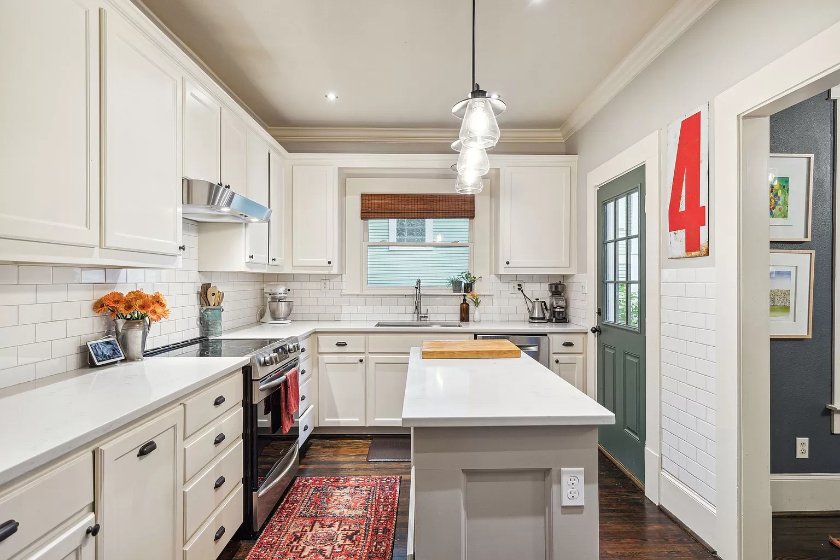 Bart Thrasher Lists a Charming Winnetka Heights Craftsman - CandysDirt.com