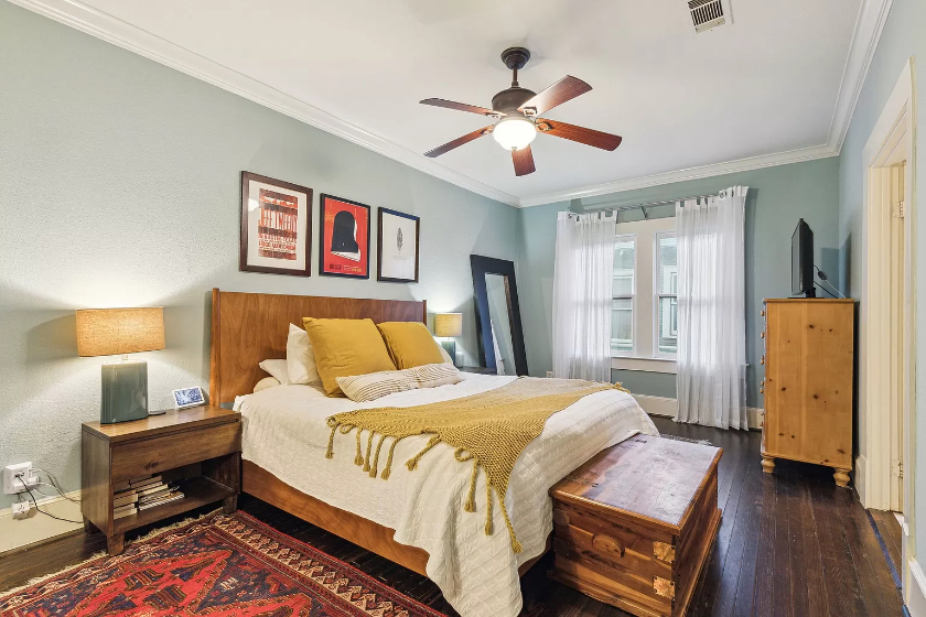 Bart Thrasher Lists a Charming Winnetka Heights Craftsman - CandysDirt.com