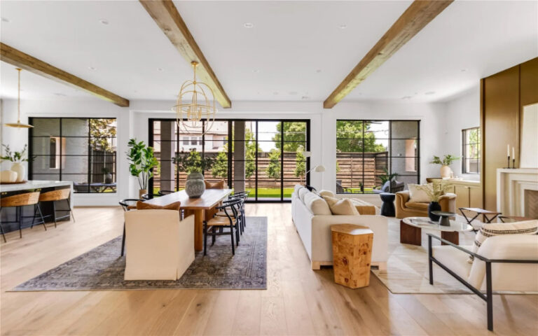 This is a Spectacular Spec by Stainback Construction - CandysDirt.com