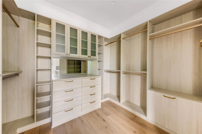 This is a Spectacular Spec by Stainback Construction - CandysDirt.com