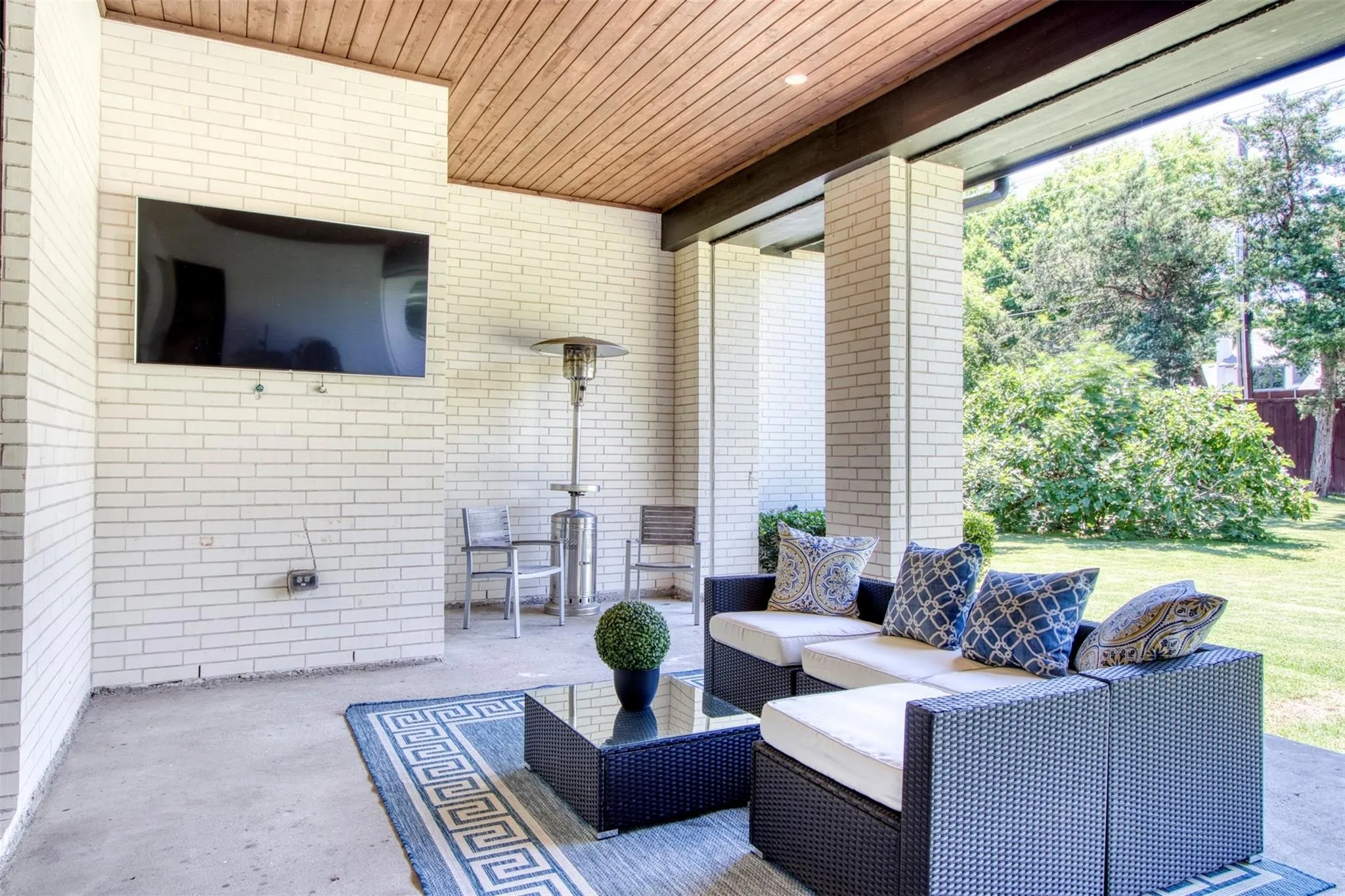 Dallas Mayor Eric Johnson's Gorgeous Home on Santa Clara Drive Hits the ...