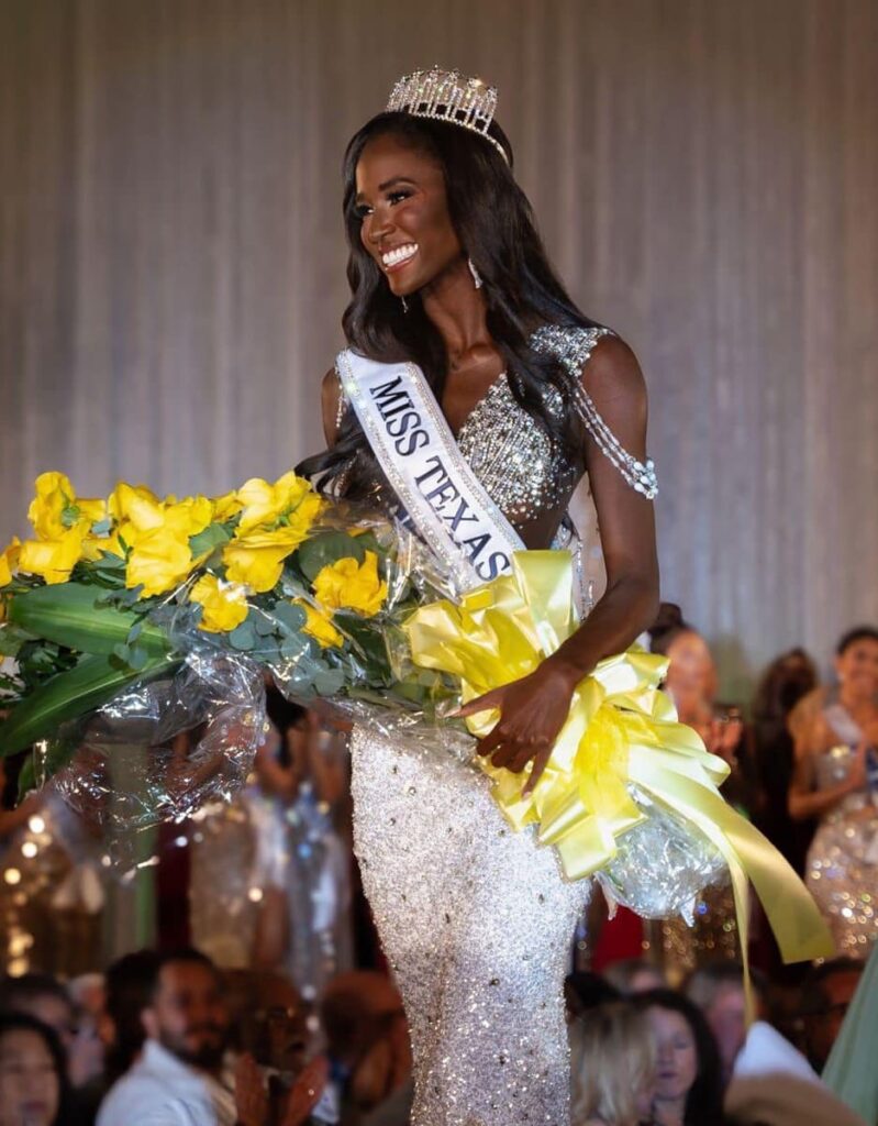 Dallas Builder Aarieanna Ware Trades Hard Hat for Tiara as Reigning ...
