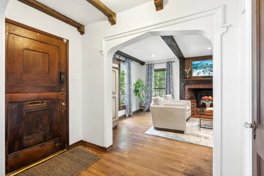 A Charming Cochran Heights Dilbeck Cottage Awaits! - CandysDirt.com