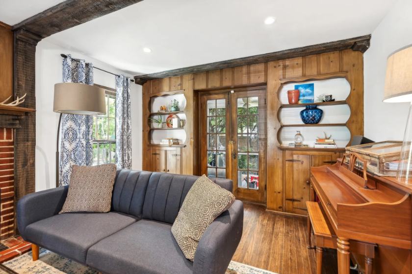 A Charming Cochran Heights Dilbeck Cottage Awaits! - CandysDirt.com