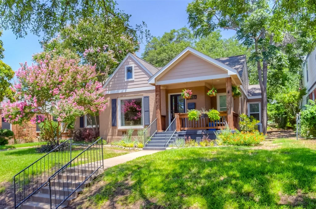 Cute, Cute, Cute and a Front Porch, Too, in Fort Worth's Arlington ...
