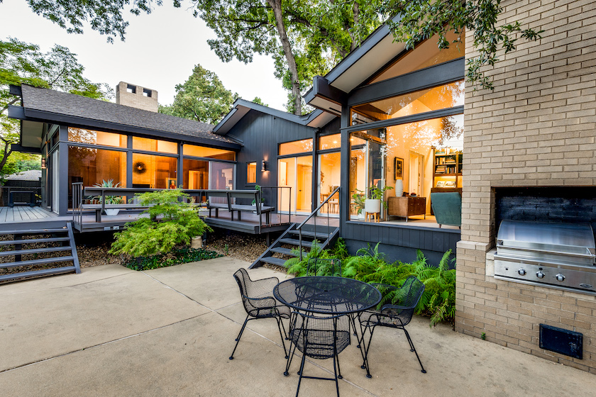 A Midcentury Modern Treasure by Architect Neal Lacey Continues to ...