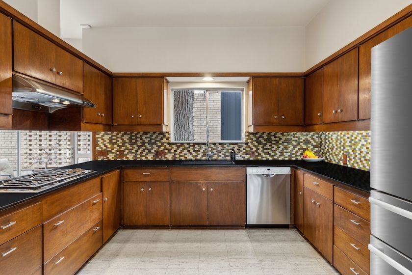 A Midcentury Modern Treasure by Architect Neal Lacey Continues to ...