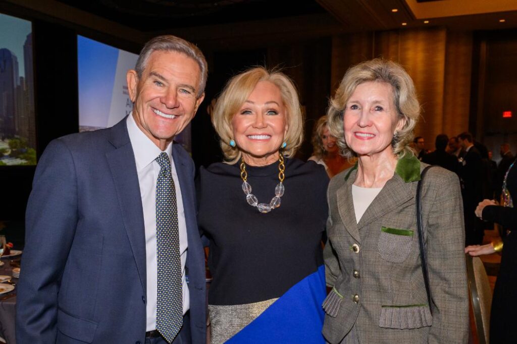 Craig and Kathryn Walt Hall Honored with Downtown Dallas Inc.’s ...