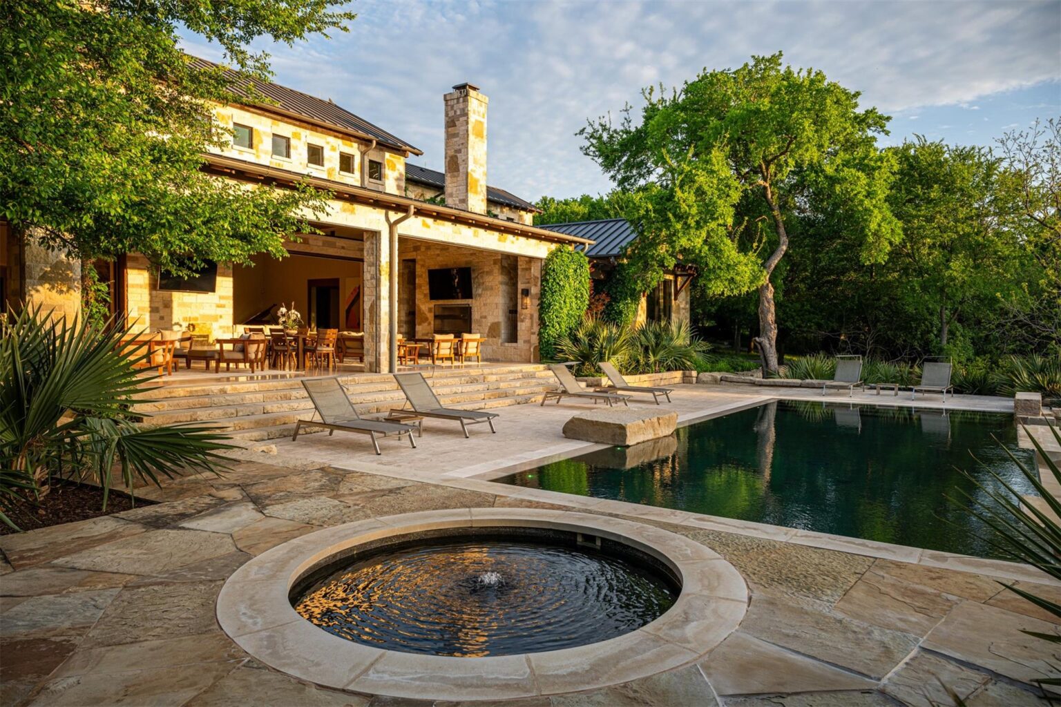 5805 Red Wolf: The Hidden House That Tech Built Sells in Record Time ...