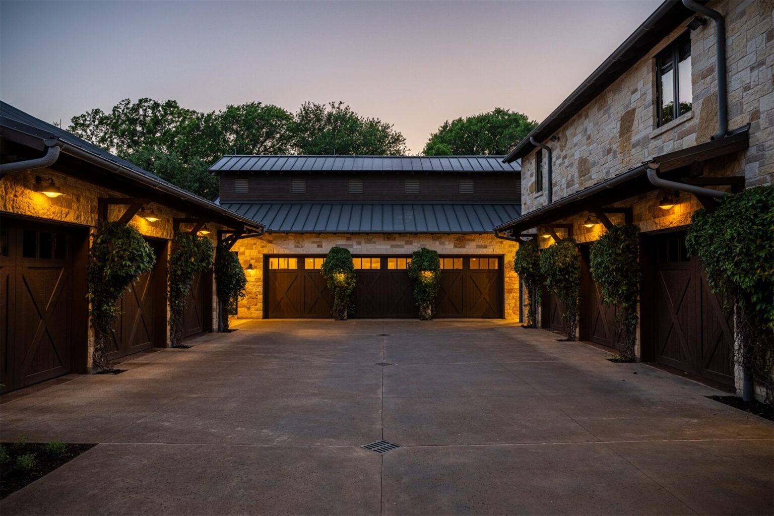 5805 Red Wolf: The Hidden House That Tech Built Sells in Record Time ...