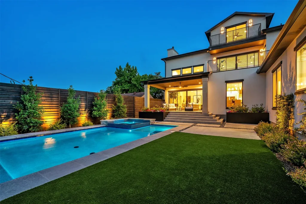 Elevated Design Plus Incredible Grounds Equal an Iconic East Kessler ...