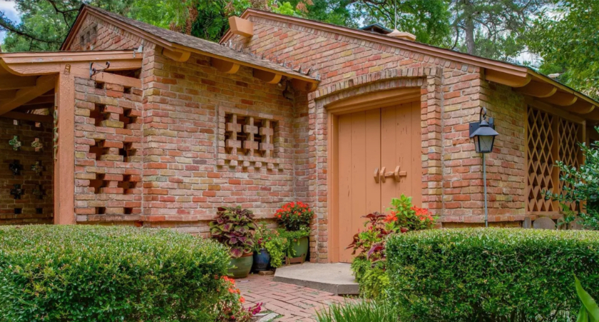 'Greatest Ranch House of His Career': Rare Dilbeck Cottage Comes to ...