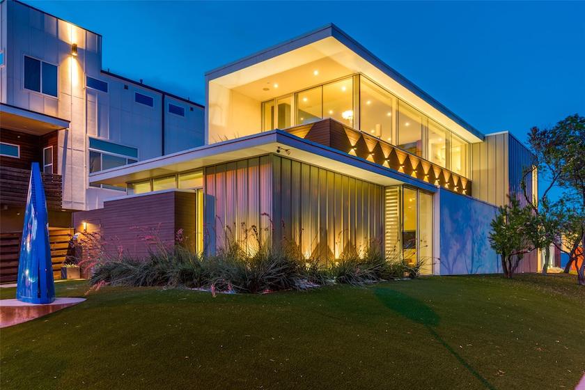 Sculptural Minimalism Meets Modern Luxury in East Dallas