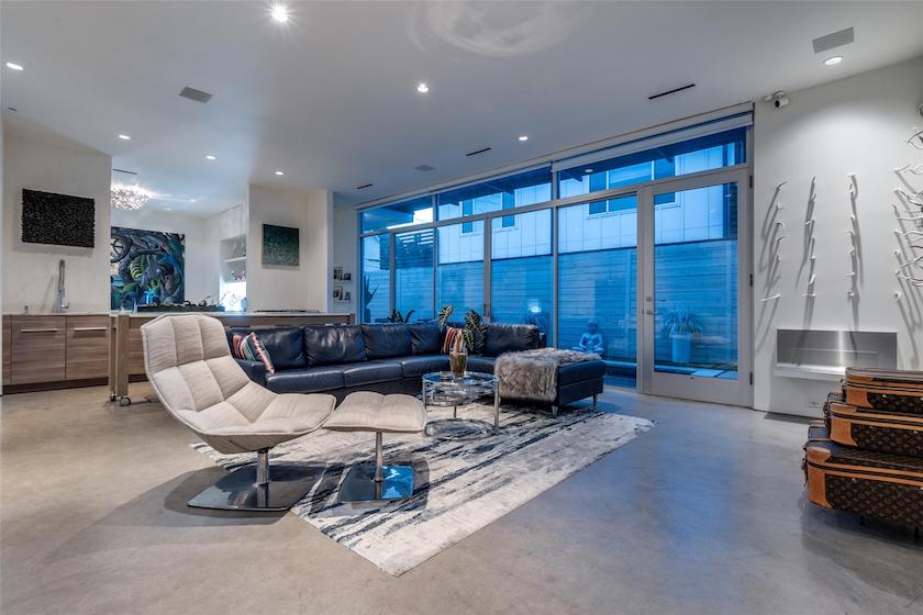 Sculptural Minimalism Meets Modern Luxury in East Dallas