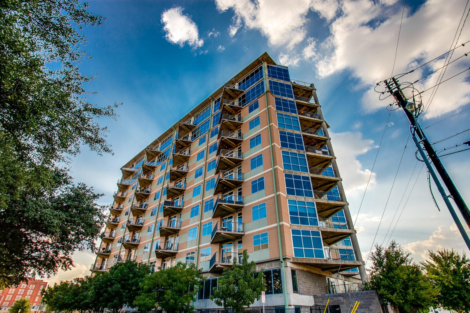 Industrial Designer Condo Lets Dallas' Light Shine, Morning to Night ...