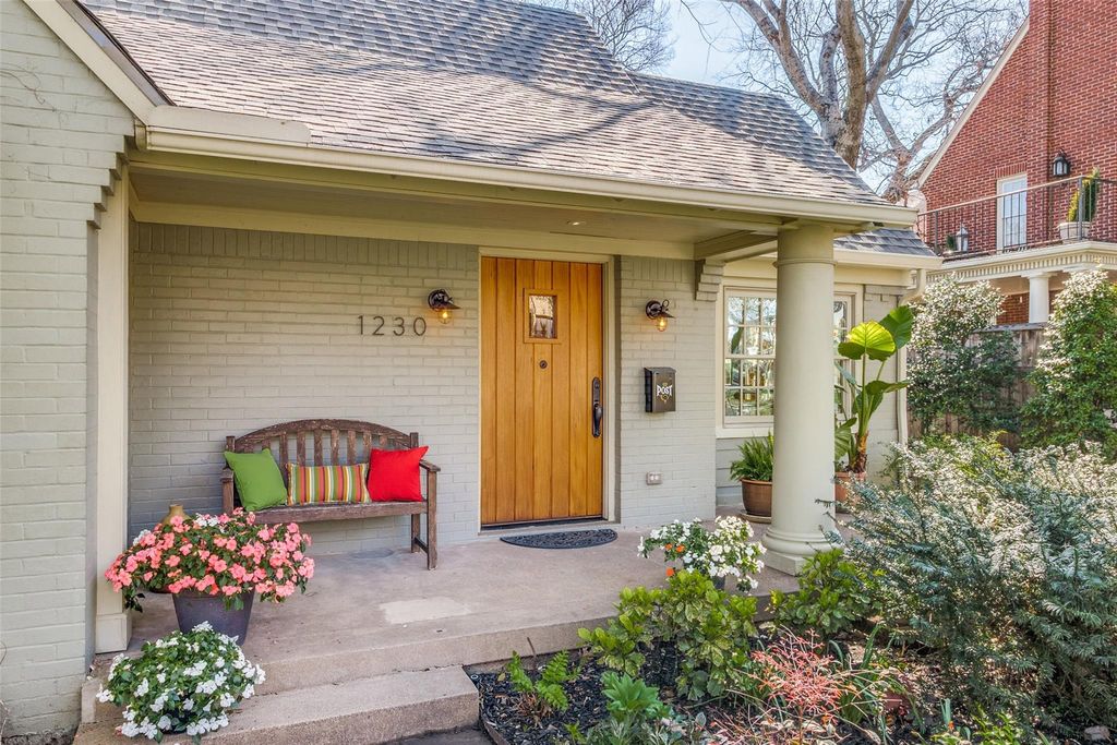 Mark Domiteaux-Designed Kessler Park Home Is the Full Package ...
