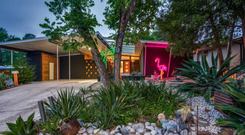 This Masterfully Kept Midcentury Modern Split-Level Ranch Is Going To ...
