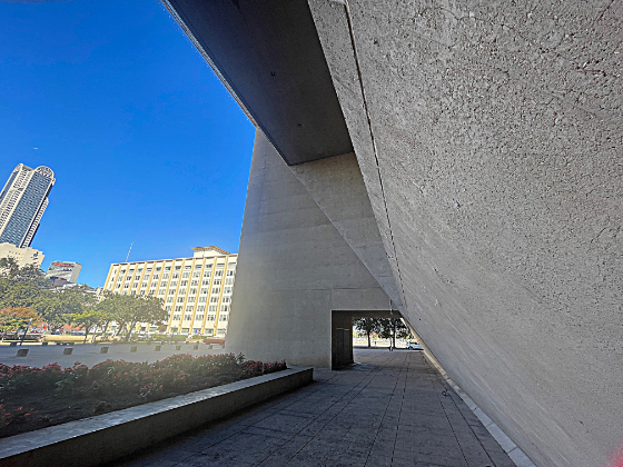 What Is Dallas City Hall Really Worth?