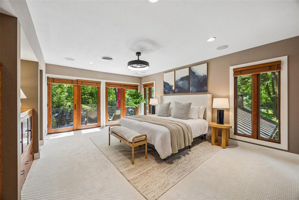 The Ultimate Kessler Park Treehouse Retreat With a Dragon by the Pool