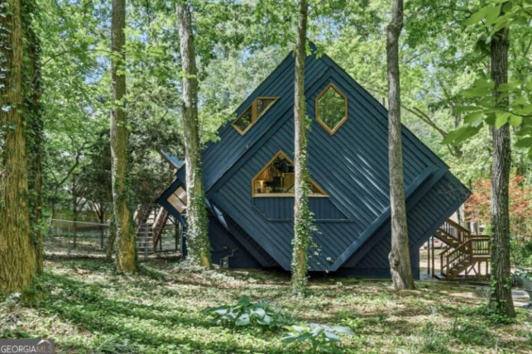 This Georgia House Is an Architectural Migraine - CandysDirt.com